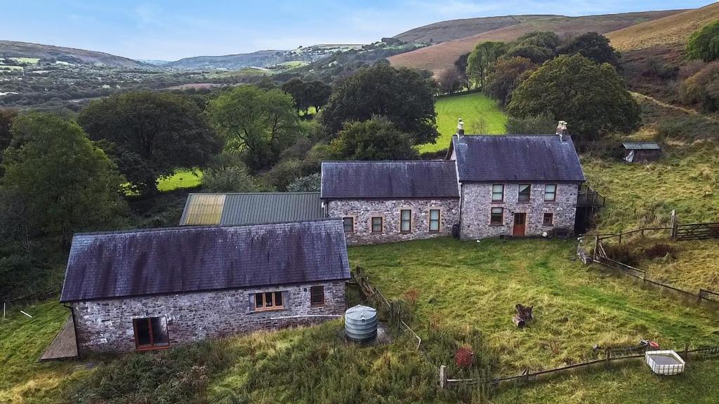 Gelli Fawr Farm, Park Howard Road... 3 bed property with land - £650,000