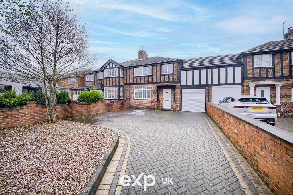 Hay Lane, Solihull B90 3 bed terraced house - £450,000