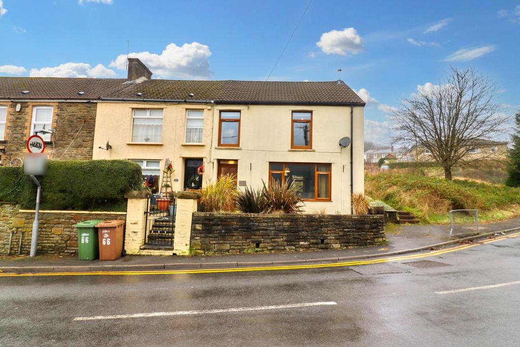 Deri, Bargoed CF81 3 bed end of terrace house for sale - £154,950