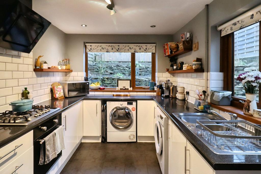 Deri, Bargoed CF81 3 bed end of terrace house for sale - £154,950