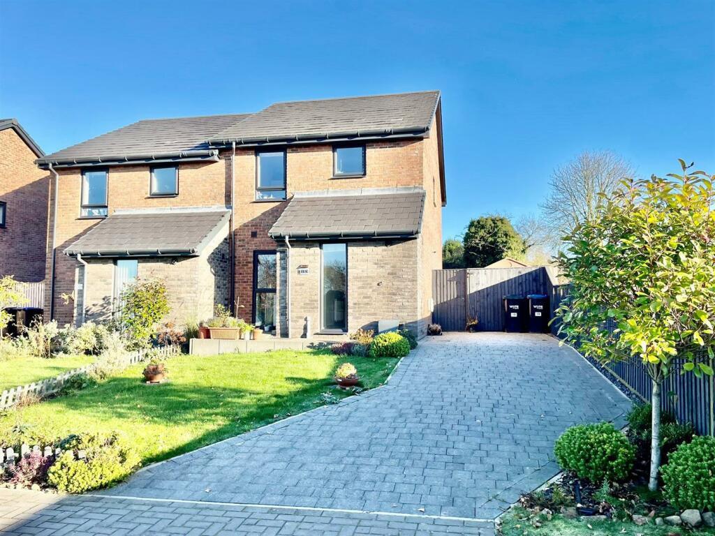 Roeburn Avenue, Preston PR3 3 bed semi-detached house - £240,000
