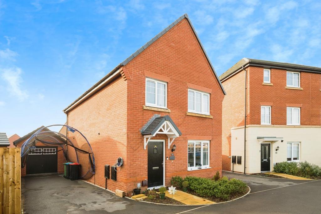 Roman Crescent, Chester CH4 4 bed detached house - £360,000