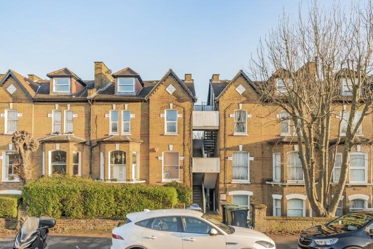 Oakfield Road London SE20 2 bed apartment - £1,700 pcm (£392 pw)