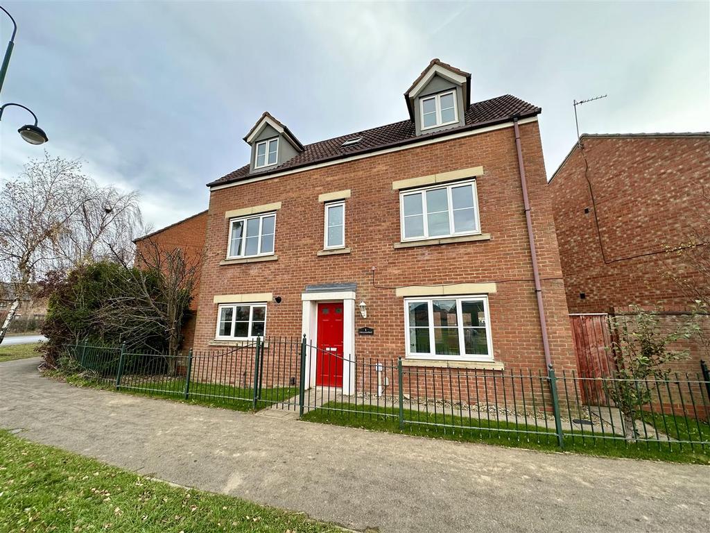 Collingsway, Darlington 4 bed detached house - £1,200 pcm (£277 pw)