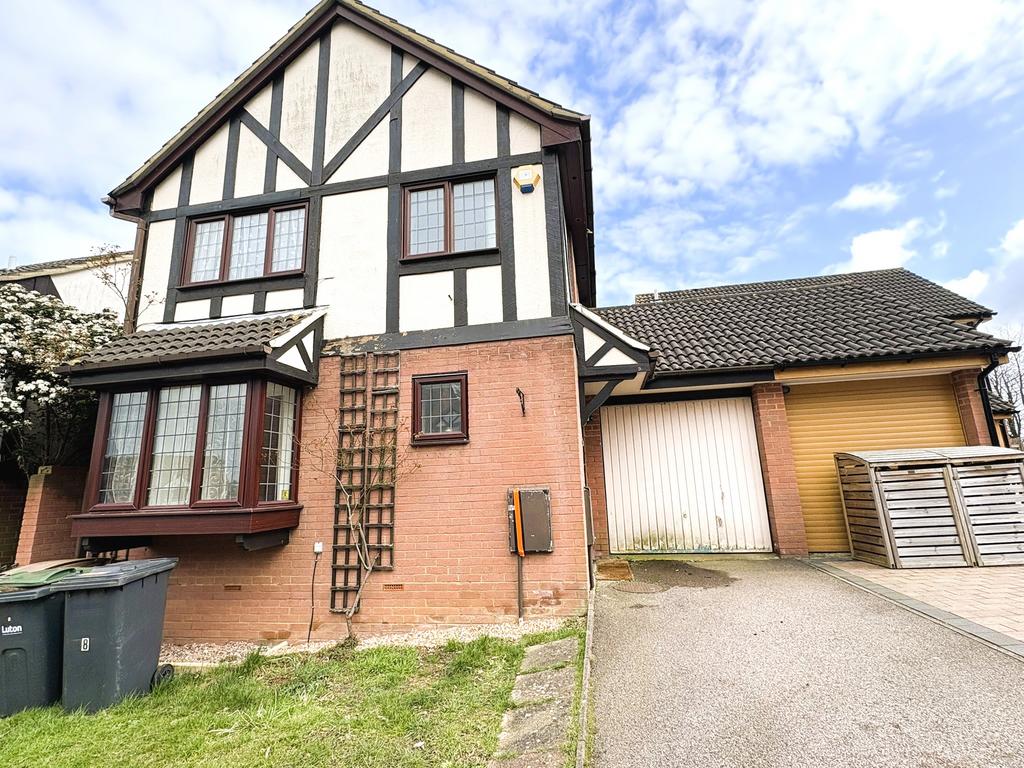 Ennismore Green, Wigmore, Luton, LU2 3 bed detached house - £1,600 pcm ...
