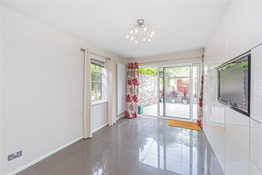 Haygarth Place, London SW19 2 bed end of terrace house - £3,300 pcm (£ ...