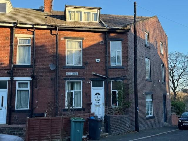 Ross Grove, LEEDS LS13 2 bed end of terrace house - £825 pcm (£190 pw)
