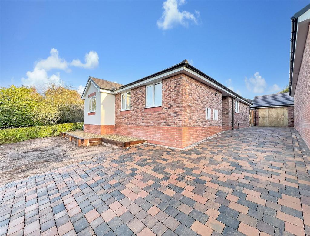 Astbury Street, Congleton 3 bed detached bungalow - £475,000