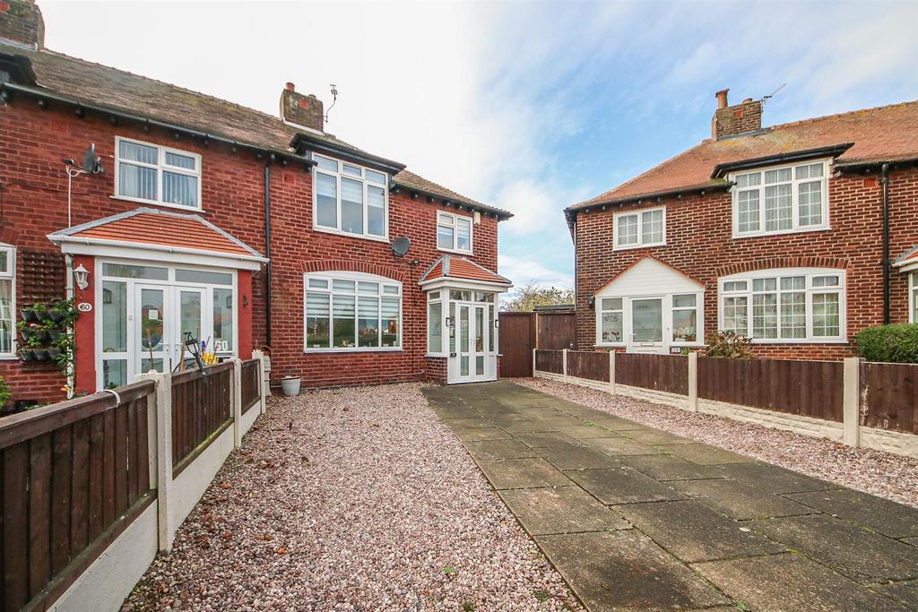 Leybourne Avenue, Southport PR8 3 bed semi-detached house - £260,000