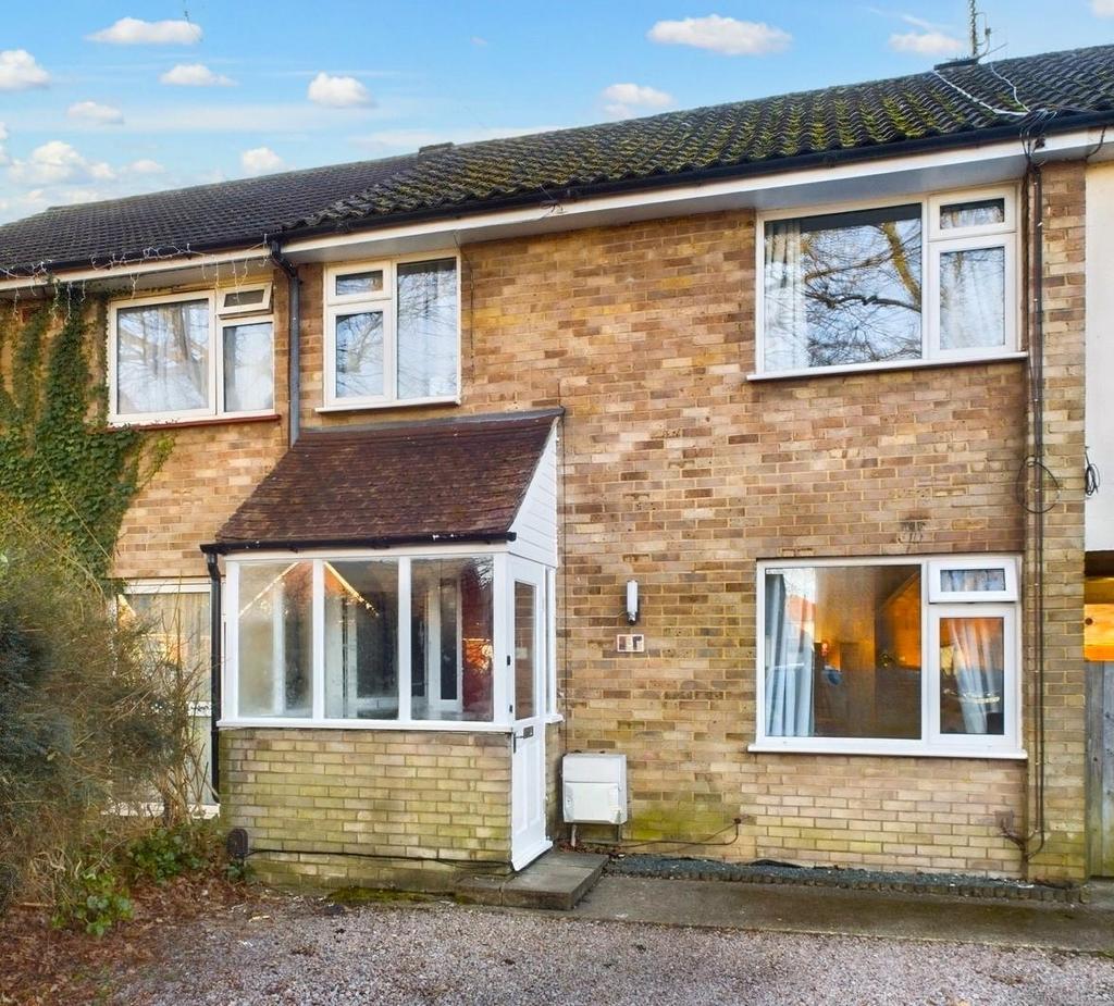 Court Lodge Road, Horley RH6 3 bed terraced house - £375,000
