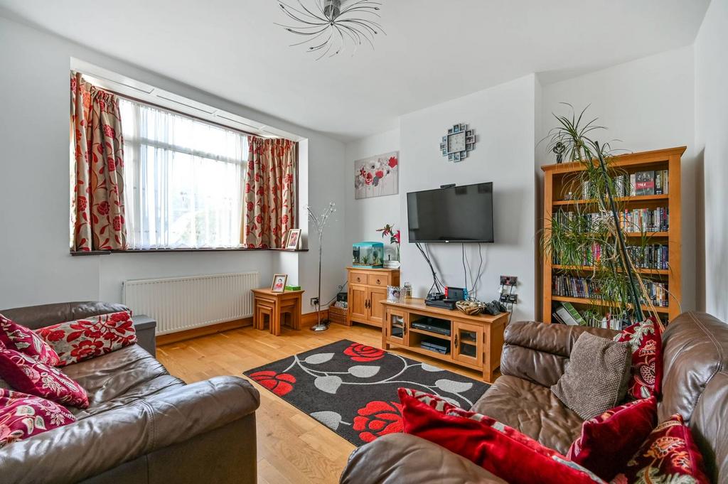 St Laurence Way, Slough, SL1 3 bed semi-detached house - £525,000
