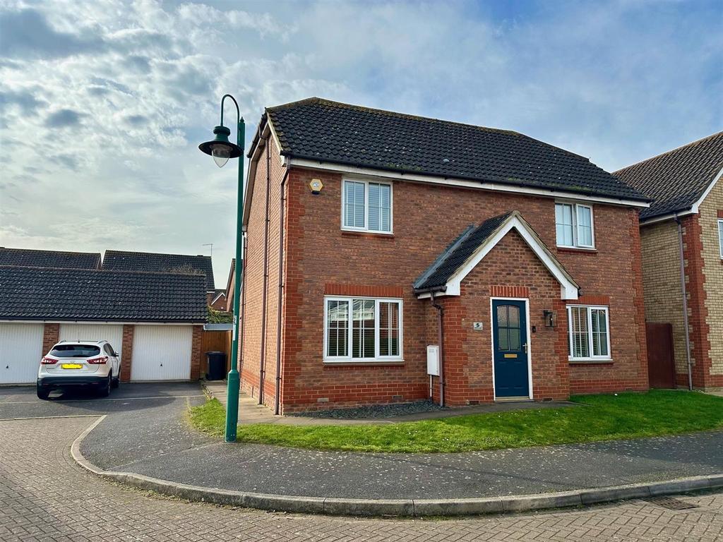 Reed Close, Peterborough PE7 4 bed detached house - £390,000