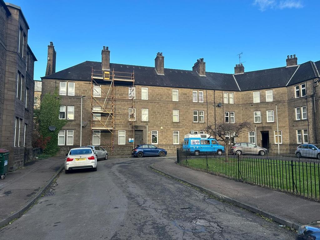 Morgan Place, Dundee DD4 3 bed flat - £850 pcm (£196 pw)