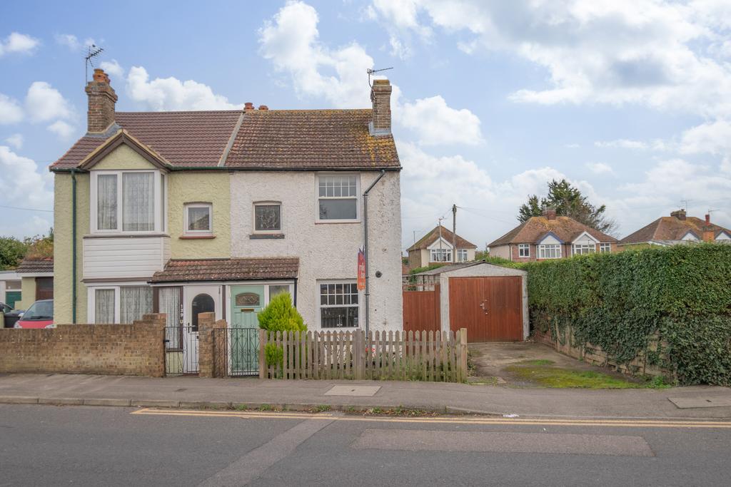 Newington Road, Ramsgate, CT12 2 bed semi-detached house - £255,000