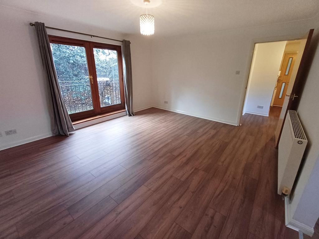 Finglen, Alloa 2 bed flat - £750 pcm (£173 pw)