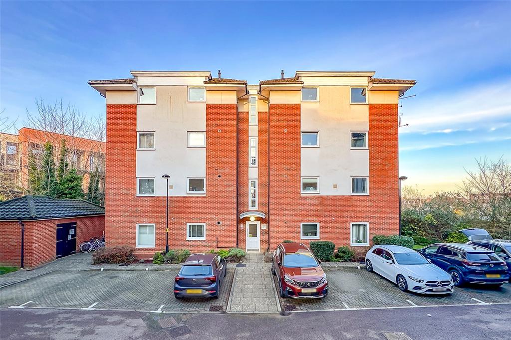 Clement Court, Bakers Close, St.... 2 bed apartment - £350,000