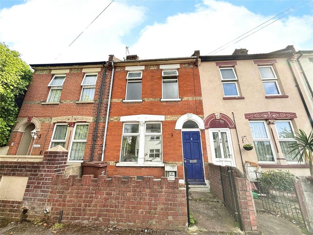 Neville Road, Kent ME4 2 bed terraced house - £1,300 pcm (£300 pw)