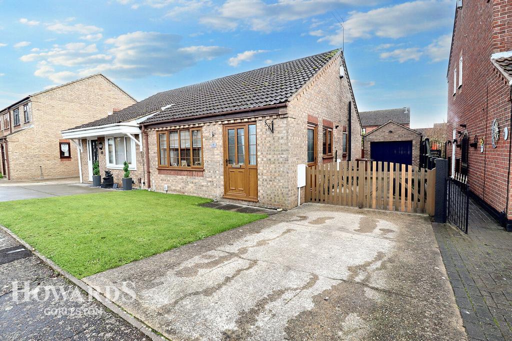 Snowdrop Close, Bradwell 2 bed semi-detached bungalow - £240,000