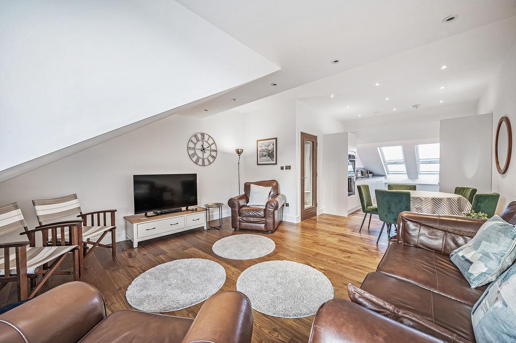 Springfield Avenue, Springfield Court... 3 bed flat - £367,500