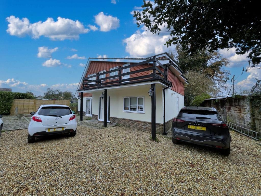 The Orchards, Wire Mill Lane 6 bed detached house - £1,000,000
