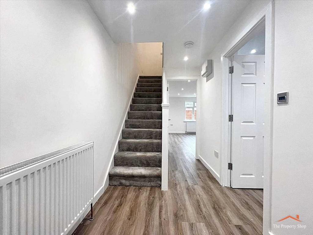 St. Josephs Road, London, Edmonton 2 bed apartment - £290,000