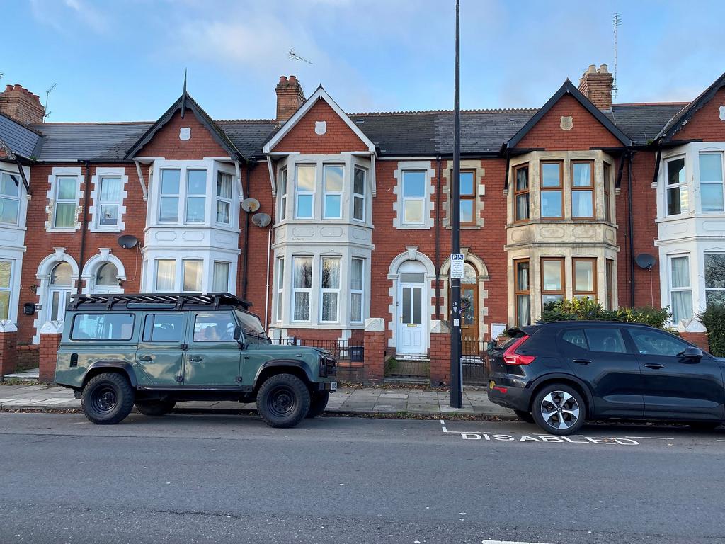 Broad Street, Barry, Vale Of... 2 bed flat to rent - £750 pcm (£173 pw)