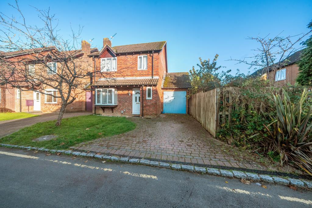 Thatcham, Berkshire, RG19 3 bed detached house - £400,000