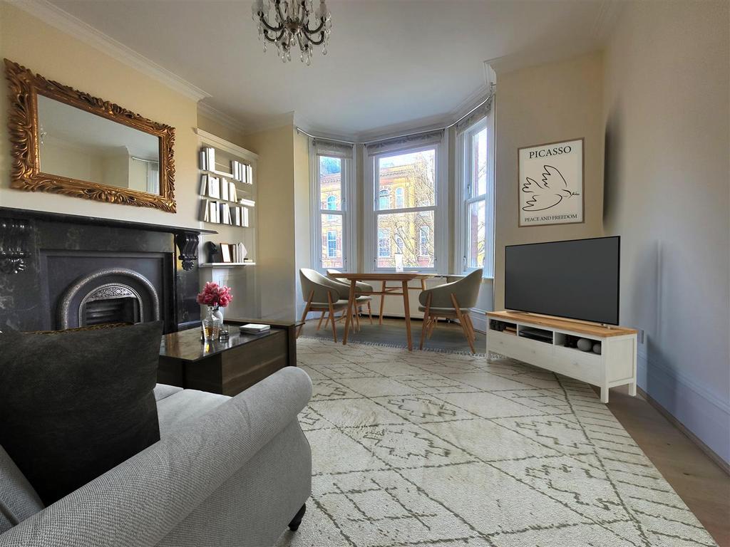 Essendine Road, W9, Maida Vale 2 bed flat - £2,000 pcm (£462 pw)
