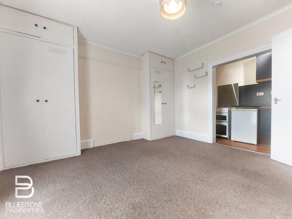 Croham Road, South Croydon Studio - £850 pcm (£196 pw)