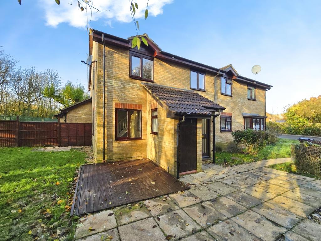 Longstock Close, Chineham... 2 bed terraced house - £1,300 pcm (£300 pw)