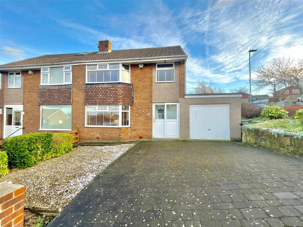 Lawrence Avenue, Blaydon, NE21 3 bed semi-detached house - £1,000 pcm ...