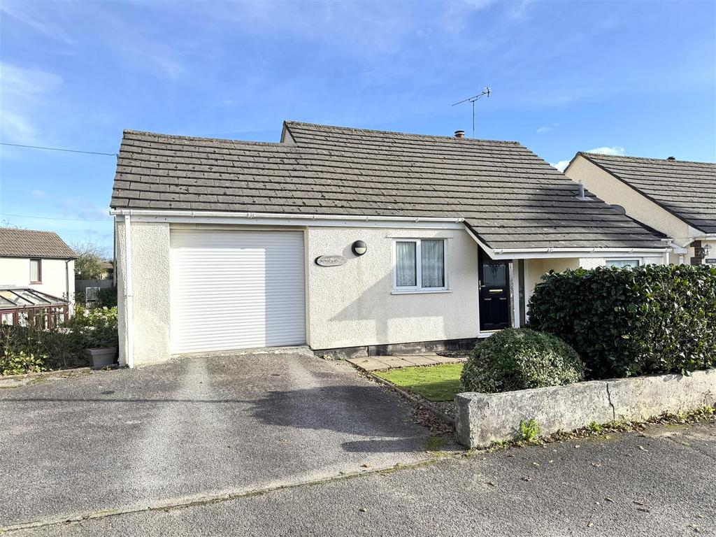 Springfield Close, Polgooth, St. Austell 3 bed semi-detached house - £ ...