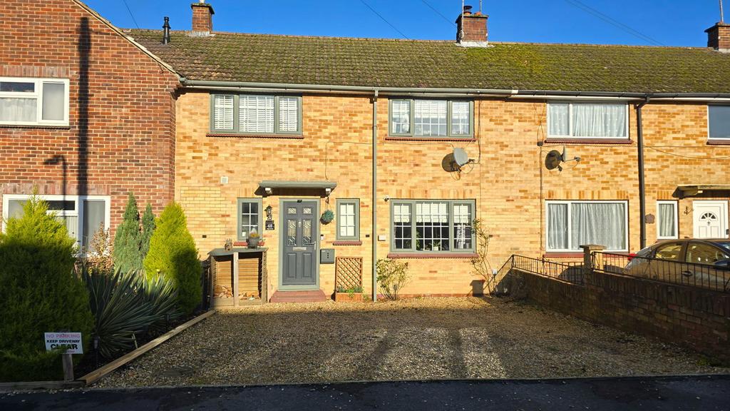 Digby Road, Newbury RG14 3 bed terraced house - £350,000