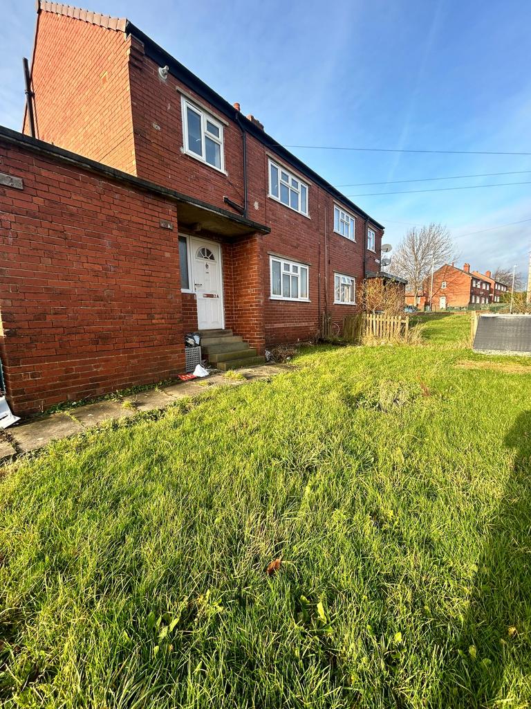 Pine Grove, Batley, WF17 1 bed flat - £625 pcm (£144 pw)