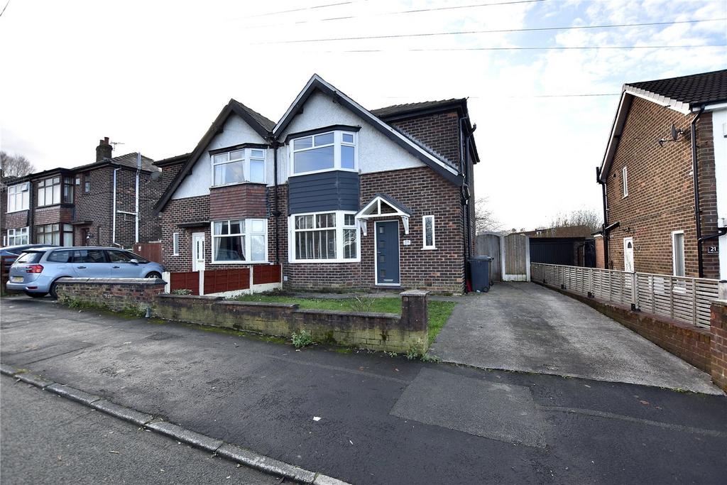 Heyside Avenue, Royton, Oldham... 3 bed semi-detached house - £229,950