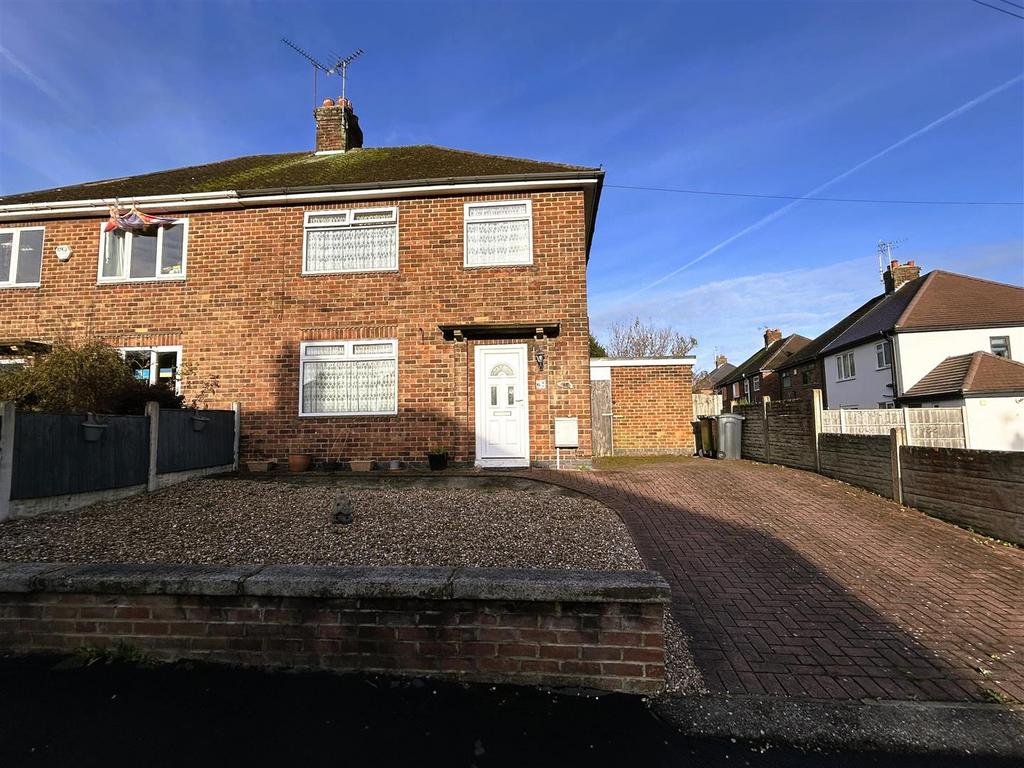 Wheeldon Avenue, Belper DE56 3 bed semi-detached house - £224,950