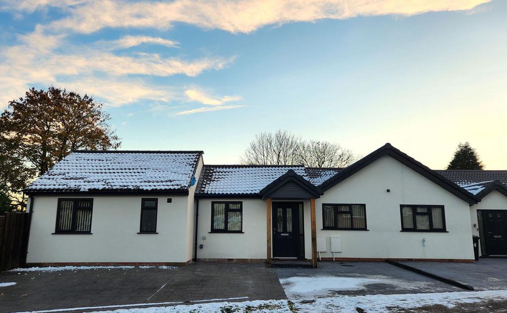 Blakedown Road, Halesowen B63 3 bed semi-detached bungalow to rent - £ ...