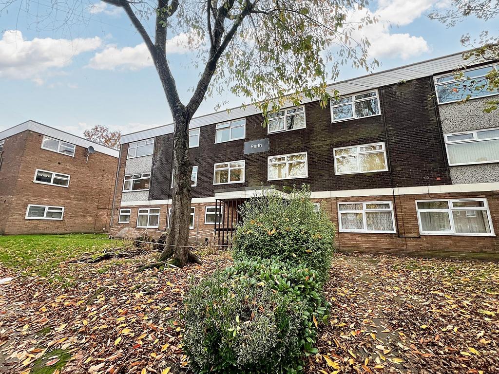 Perth House, Monton Lane, Eccles, M30 2 bed flat - £100,000