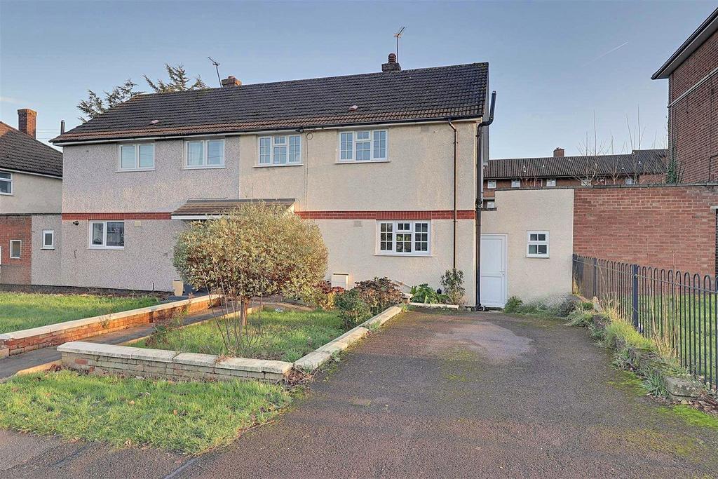 Barbridge Road, Cheltenham 3 bed semi-detached house - £280,000