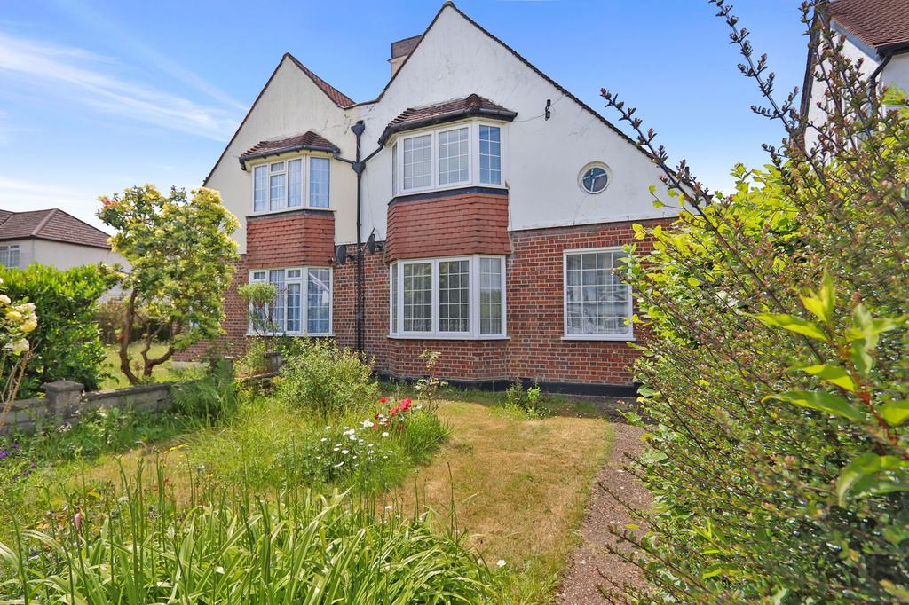 Coulsdon Road,Coulsdon,CR5 1EF 2 bed semi-detached house - £485,000