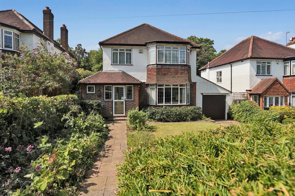 Coulsdon 3 bed detached house for sale - £680,000