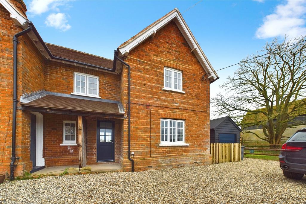 Pangbourne Road, Theale, Reading... 3 bed semi-detached house - £1,650 ...