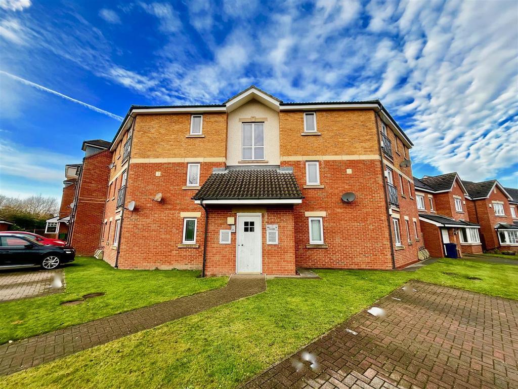 Renforth Close, St James Village... 2 bed apartment - £850 pcm (£196 pw)