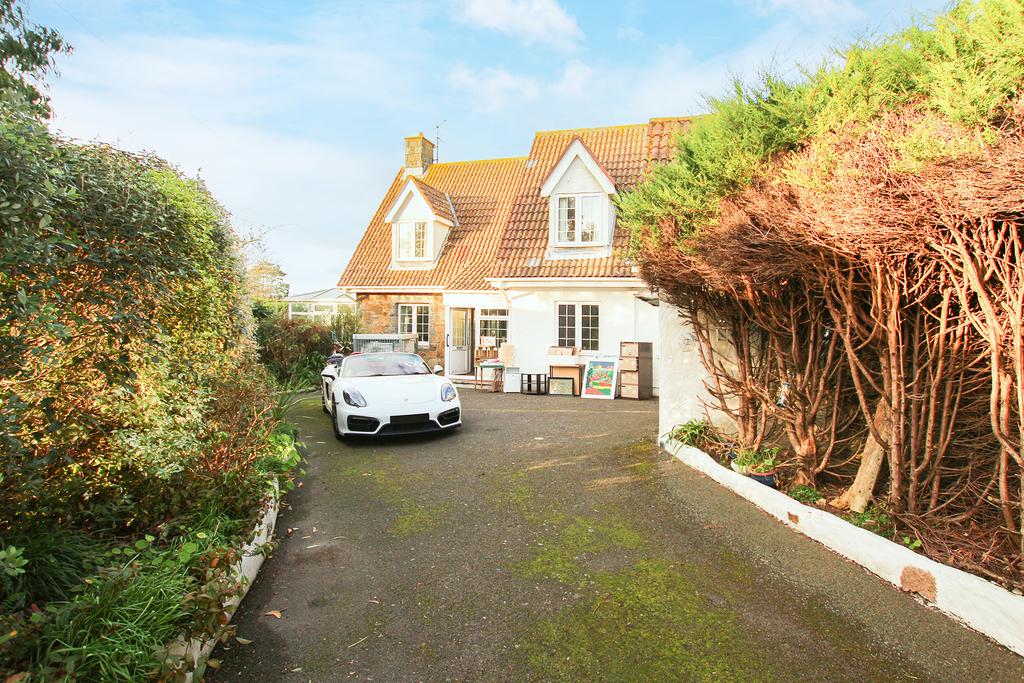 La Ruette, St Martin's, Guernsey, GY4 3 bed property for sale - £750,000