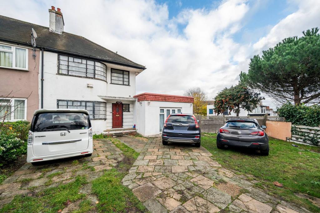 Ravensbourne Park, Catford, London, SE6 4 bed semi-detached house for ...