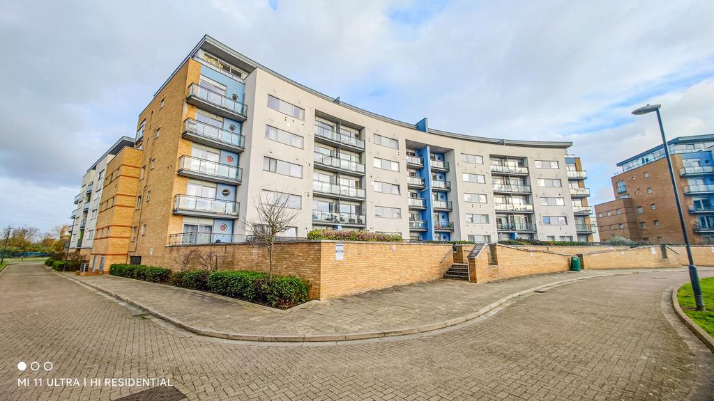 Tideslea Path, West Thamesmead, SE28 0NH 2 bed apartment - £260,000