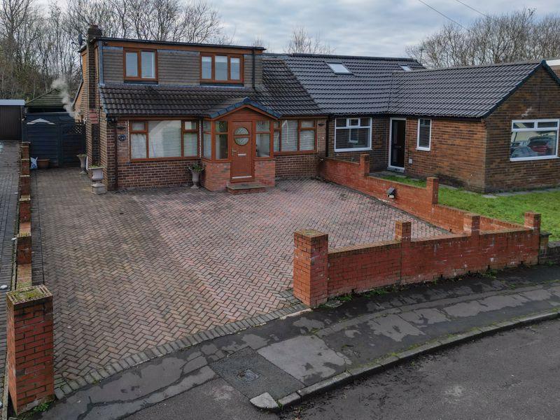 Egremont Road, Milnrow OL16 4ES 3 bed semi-detached bungalow - £275,000