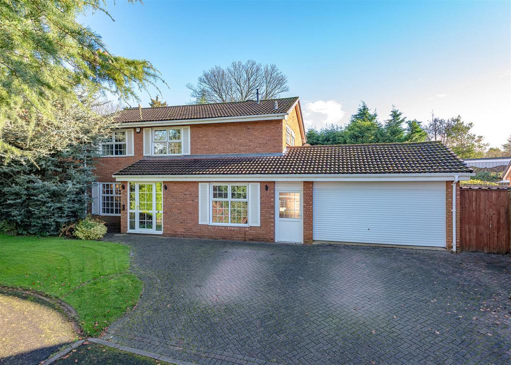 6 Redmoor Gardens, Wolverhampton 4 bed detached house for sale - £560,000
