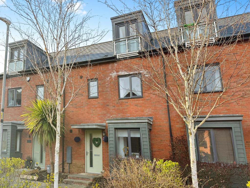 Cottom Way, Telford TF3 4 bed townhouse for sale - £230,000