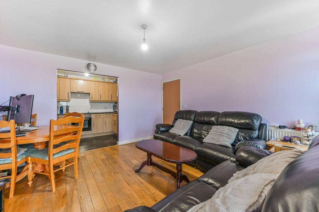 London Road, Croydon, CR0 2 bed flat - £250,000